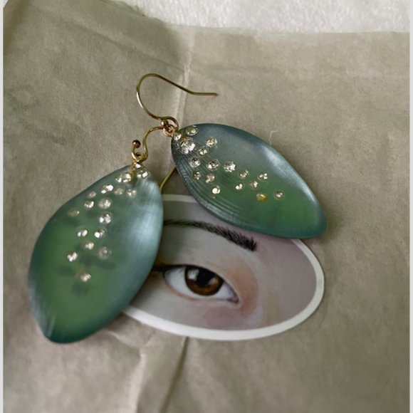 Alexis Bittar | Jewelry | Alexis Bittar Dust Long Leaf Statement ...